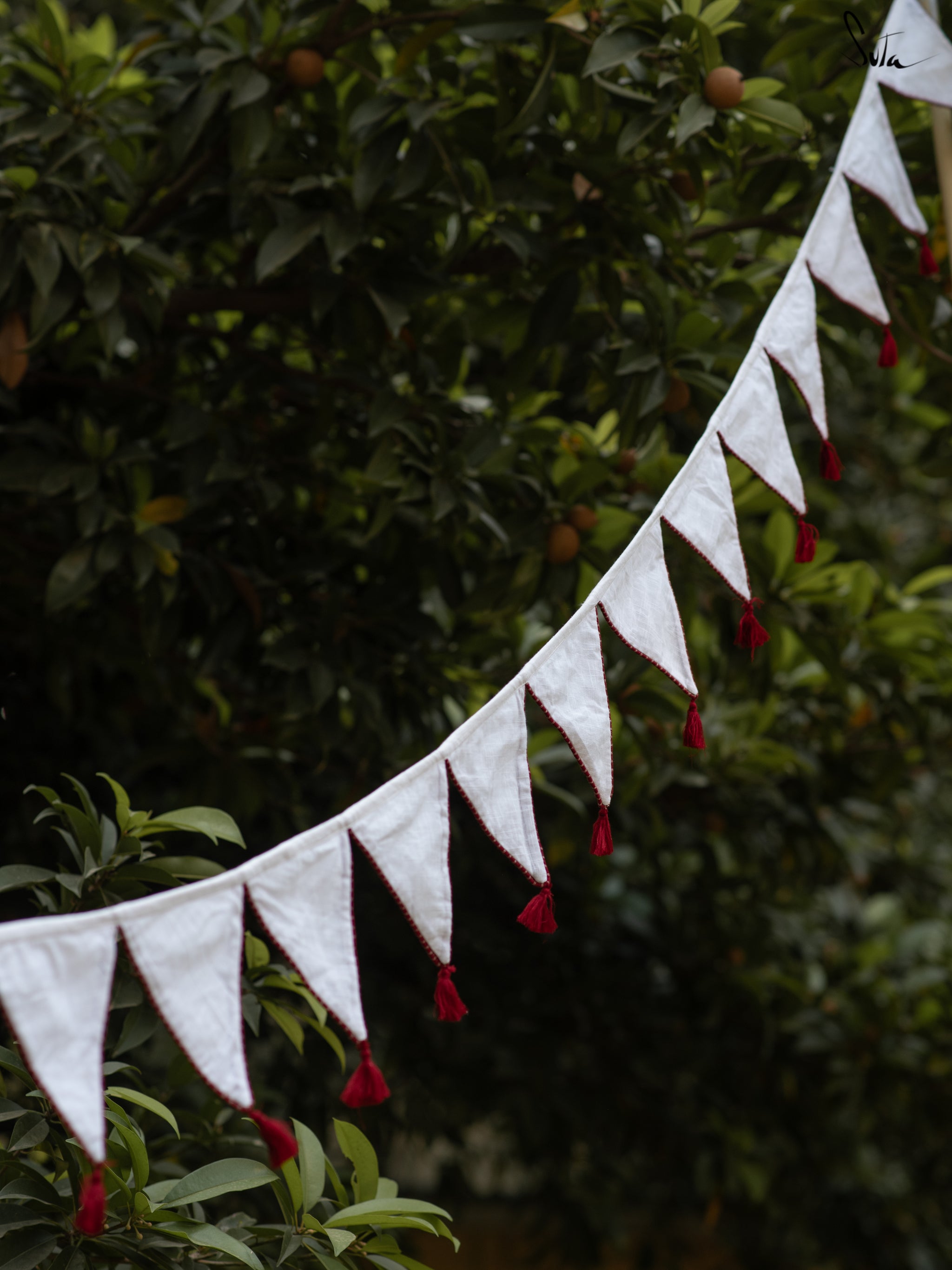 Cotton Fabric White Bunting With Tassels|Scarlet Snow|Suta