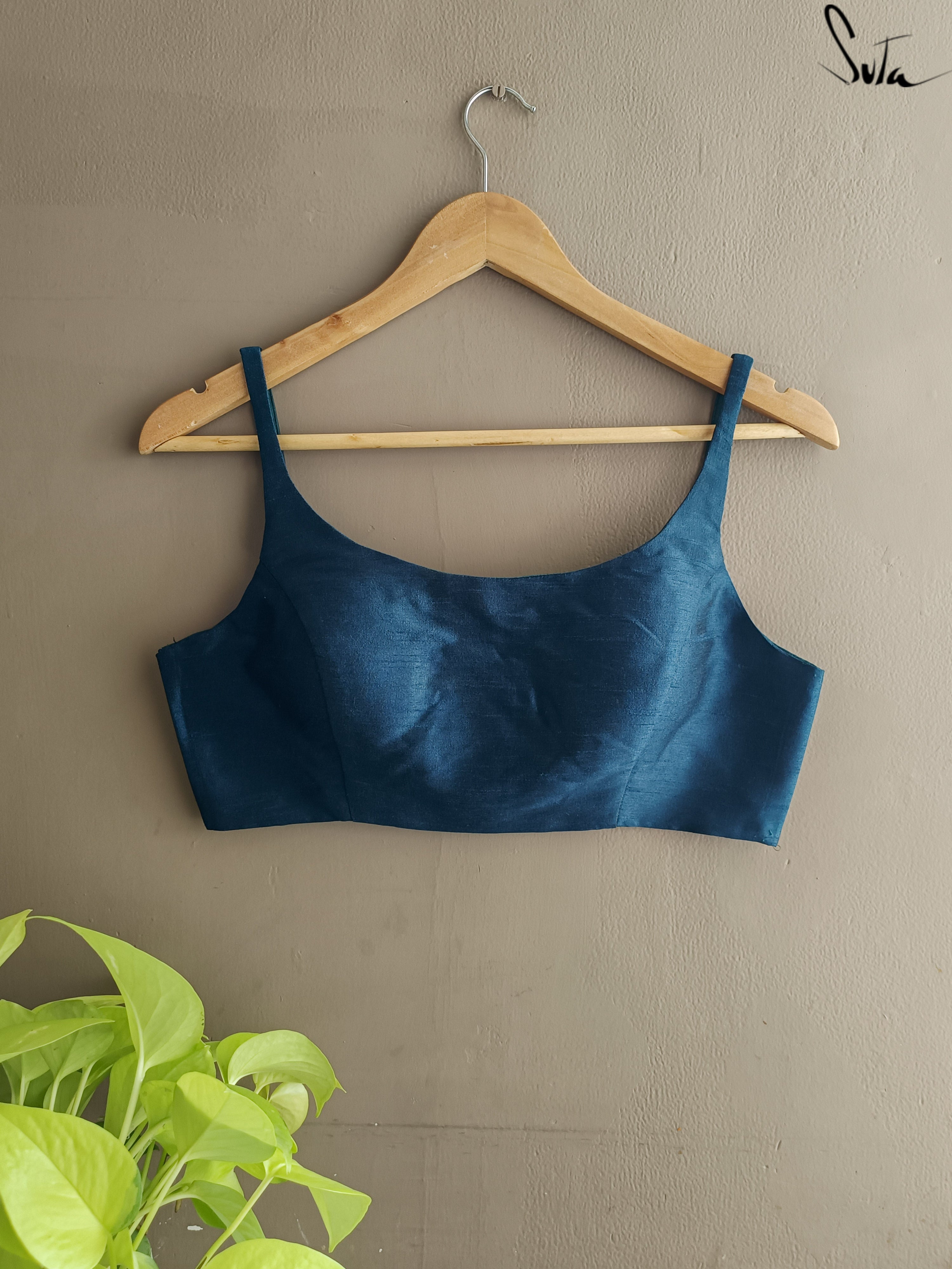 Sleeveless Blouse In Blue|Basic Siyahi|Suta