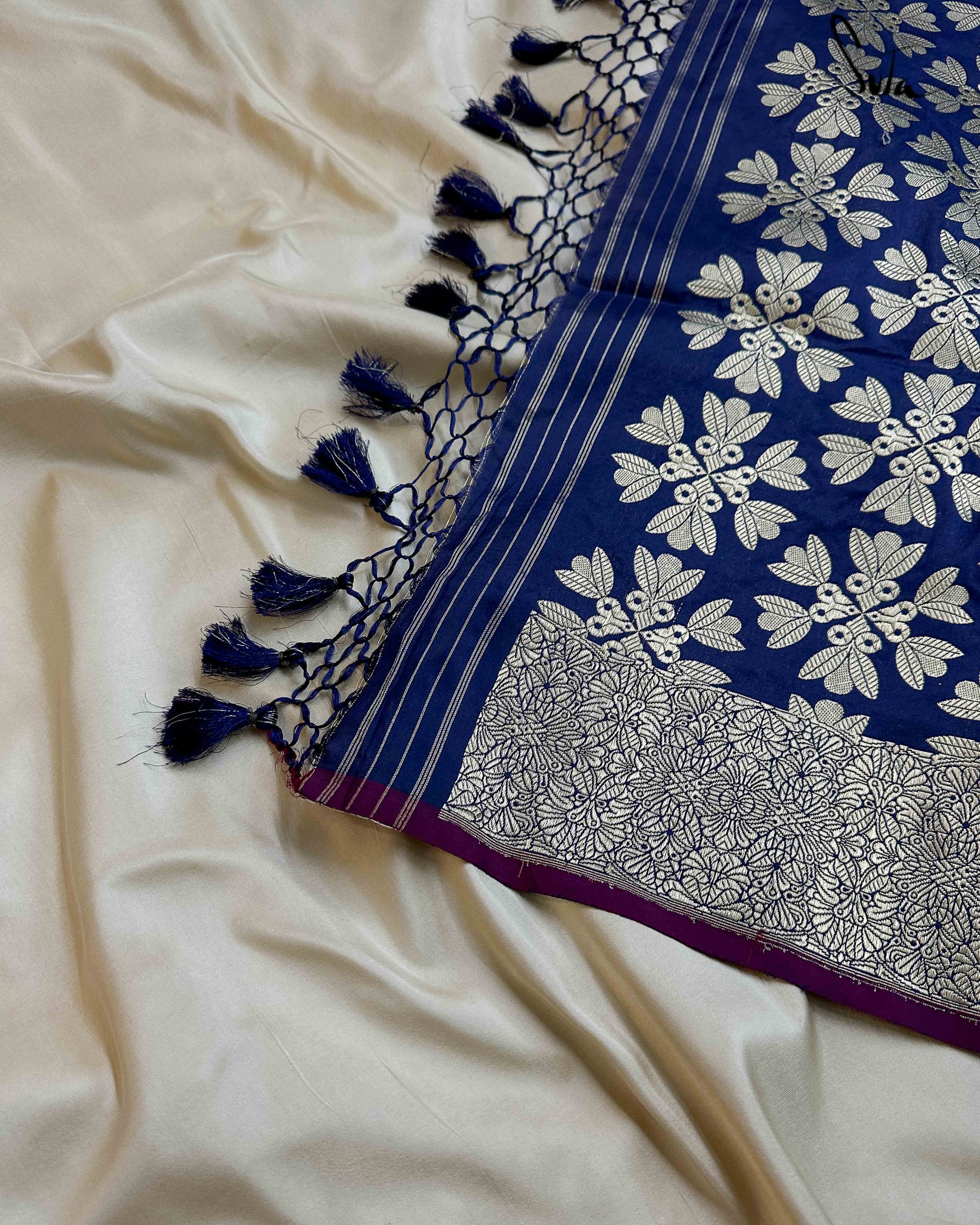 Katan Silk Banarasi Saree In White Blue|Aasmani Parinda|Suta